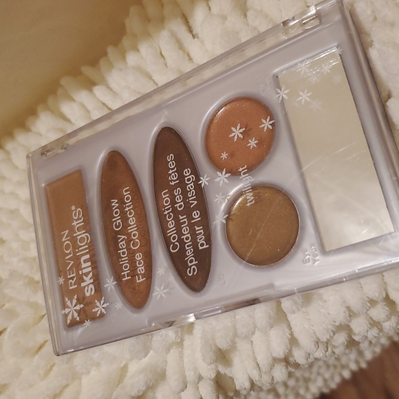 Revlon | Makeup | Revlon Skin Lights Holiday Glow Face Collection In ...